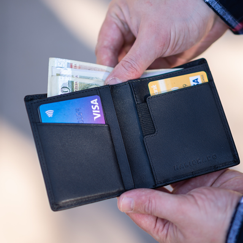 3 Steps That Go Into Choosing The Right Wallet | Dude Shopping